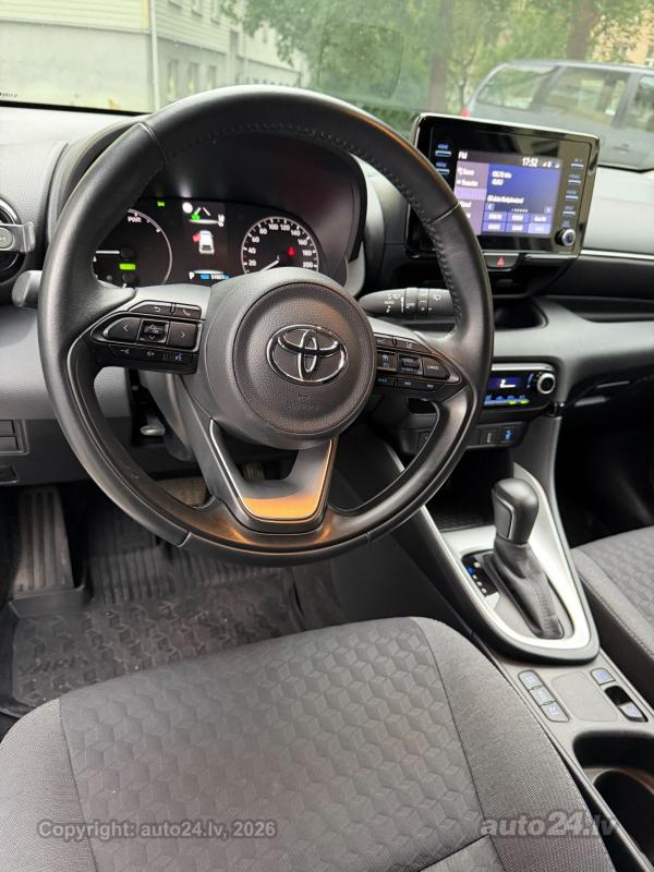Toyota Yaris 2023 Tallina vietnē Balts Toyota Yaris 2023 Tallina, ar dzinēja tilpumu 1.50 L un nobraukumu 51 tūkst. km par 18800 €, foto 9 vietnē AUTOMOTO.COM.LV