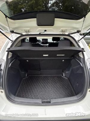 Balts Toyota Yaris 2023 Tallina, ar dzinēja tilpumu 1.50 L un nobraukumu 51 tūkst. km par 18800 €, foto 10 vietnē AUTOMOTO.COM.LV