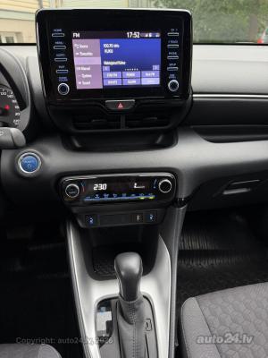 Balts Toyota Yaris 2023 Tallina, ar dzinēja tilpumu 1.50 L un nobraukumu 51 tūkst. km par 18800 €, foto 11 vietnē AUTOMOTO.COM.LV