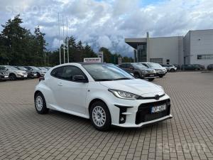 Balts Toyota Yaris 2023 Liepāja, ar dzinēja tilpumu 1.60 L un nobraukumu 35 tūkst. km par 30900 €, foto 5 vietnē AUTOMOTO.COM.LV