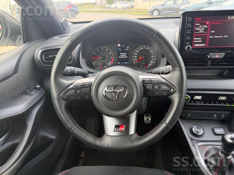 Balts Toyota Yaris 2023 Liepāja, ar dzinēja tilpumu 1.60 L un nobraukumu 35 tūkst. km par 30900 €, foto 10 vietnē AUTOMOTO.COM.LV