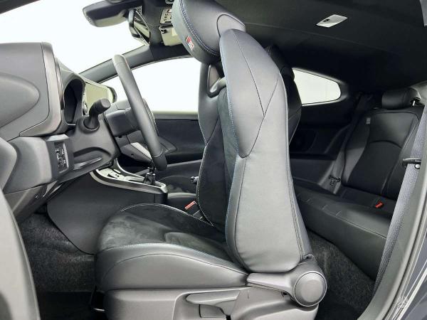 Balts Toyota Yaris 2024 Viļņa, ar dzinēja tilpumu 1.62 L un nobraukumu 3 tūkst. km par 114900 €, foto 11 vietnē AUTOMOTO.COM.LV