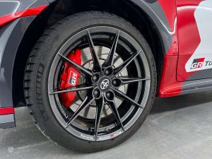 White Toyota Yaris 2024 in Vilnius, with an engine capacity of 1.62 L and mileage of 3 thousand km for 114900 €, photo 31 on AUTOMOTO.COM.LV