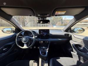 White Toyota Yaris 2024 in Vilnius, with an engine capacity of 1.62 L and mileage of 29 thousand km for 35900 €, photo 11 on AUTOMOTO.COM.LV