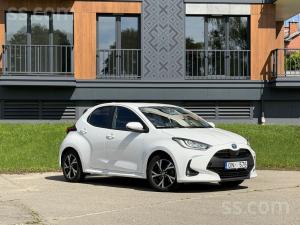 Balts Toyota Yaris 2024 Rīga, ar dzinēja tilpumu 1.50 L un nobraukumu 71 tūkst. km par 16800 €, foto 3 vietnē AUTOMOTO.COM.LV