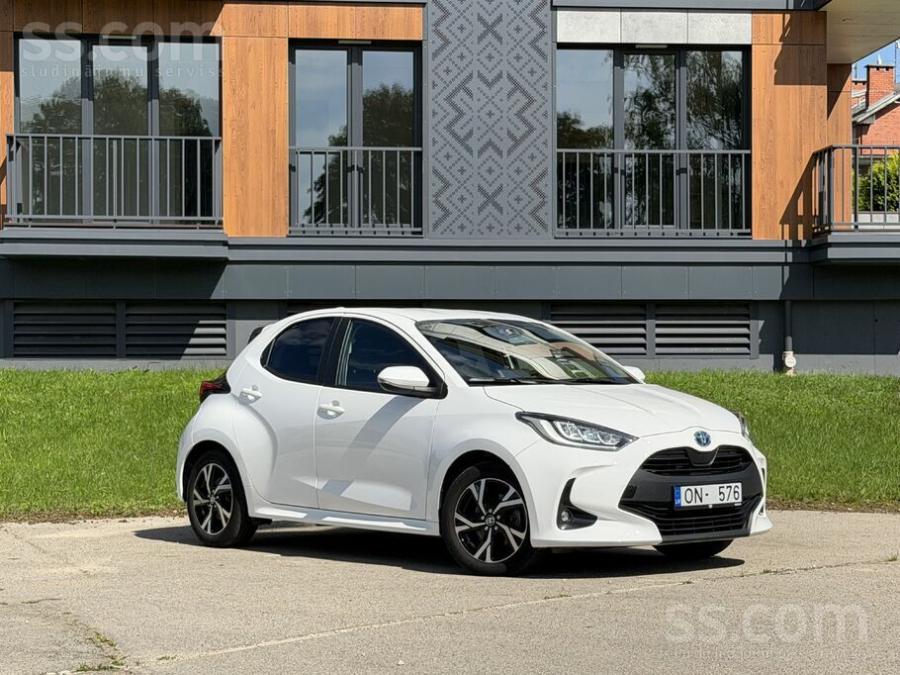Balts Toyota Yaris 2024 Rīga, ar dzinēja tilpumu 1.50 L un nobraukumu 71 tūkst. km par 16800 €, foto 3 vietnē AUTOMOTO.COM.LV