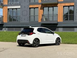 Balts Toyota Yaris 2024 Rīga, ar dzinēja tilpumu 1.50 L un nobraukumu 71 tūkst. km par 16800 €, foto 5 vietnē AUTOMOTO.COM.LV