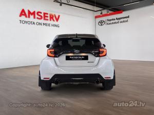 Белый Тойота Ярис 2024 в Таллин, объемом двигателя 1.60 л и пробегом 32 тыс. км за 42990 €, фото 5 на AUTOMOTO.COM.LV