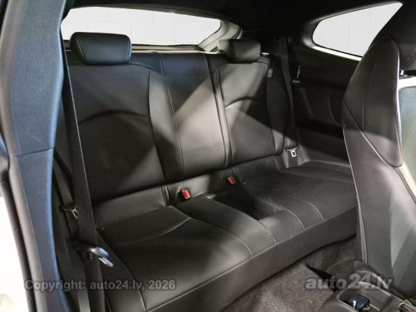 Balts Toyota Yaris 2024 Tallina, ar dzinēja tilpumu 1.60 L un nobraukumu 32 tūkst. km par 42990 €, foto 8 vietnē AUTOMOTO.COM.LV