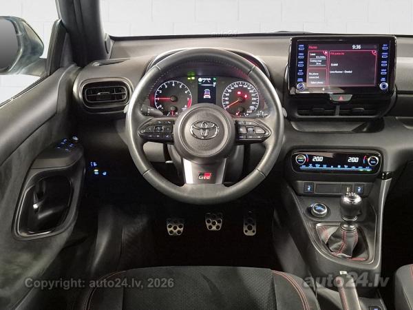 Balts Toyota Yaris 2024 Tallina, ar dzinēja tilpumu 1.60 L un nobraukumu 32 tūkst. km par 42990 €, foto 10 vietnē AUTOMOTO.COM.LV