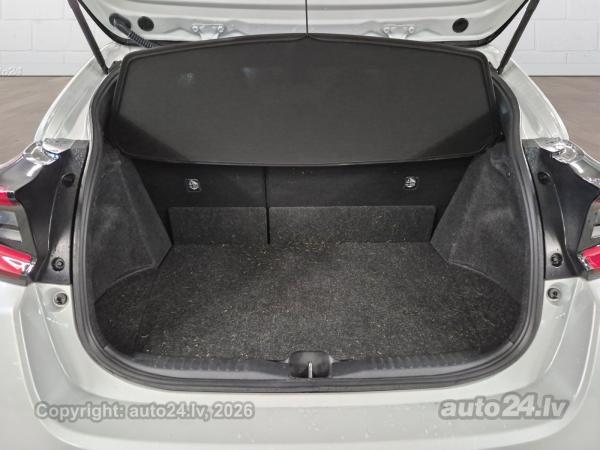 Balts Toyota Yaris 2024 Tallina, ar dzinēja tilpumu 1.60 L un nobraukumu 32 tūkst. km par 42990 €, foto 11 vietnē AUTOMOTO.COM.LV
