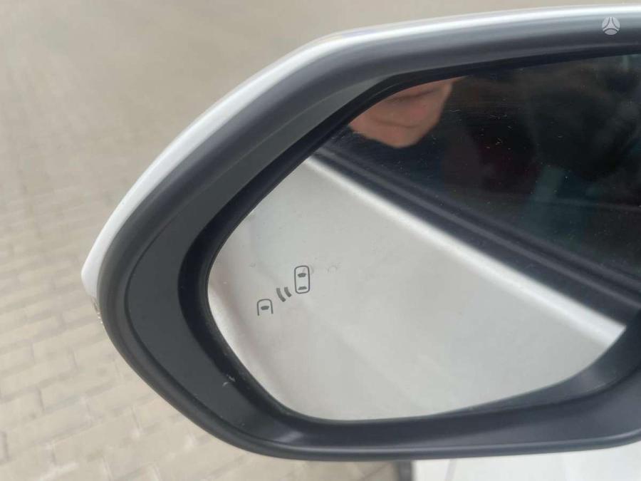 White Toyota Yaris 2024 in Vilkaviskis, with an engine capacity of 1.50 L and mileage of 20 thousand km for 15300 €, photo 13 on AUTOMOTO.COM.LV
