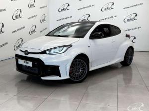 Balts Toyota Yaris 2024 Viļņa, ar dzinēja tilpumu 1.62 L un nobraukumu 23 tūkst. km par 35900 €, foto  vietnē AUTOMOTO.COM.LV