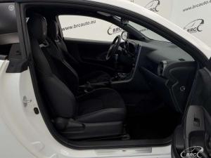 White Toyota Yaris 2024 in Vilnius, with an engine capacity of 1.62 L and mileage of 23 thousand km for 35900 €, photo 6 on AUTOMOTO.COM.LV