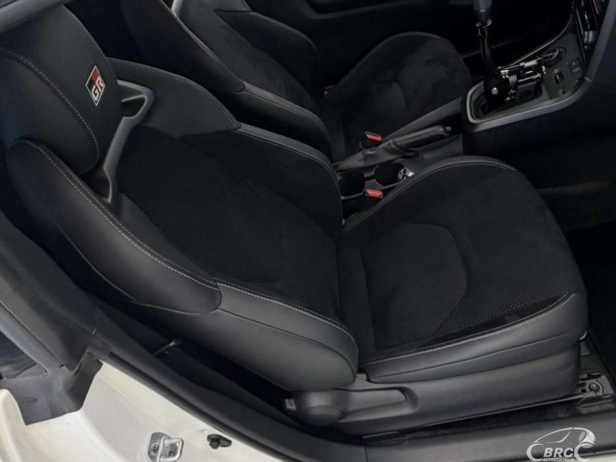 White Toyota Yaris 2024 in Vilnius, with an engine capacity of 1.62 L and mileage of 23 thousand km for 35900 €, photo 7 on AUTOMOTO.COM.LV