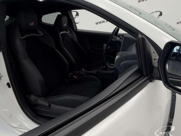 Toyota Yaris 2024 Viļņa vietnē Balts Toyota Yaris 2024 Viļņa, ar dzinēja tilpumu 1.62 L un nobraukumu 23 tūkst. km par 35900 €, foto 9 vietnē AUTOMOTO.COM.LV