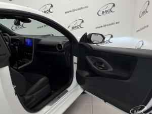 White Toyota Yaris 2024 in Vilnius, with an engine capacity of 1.62 L and mileage of 23 thousand km for 35900 €, photo 12 on AUTOMOTO.COM.LV