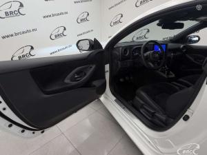 White Toyota Yaris 2024 in Vilnius, with an engine capacity of 1.62 L and mileage of 23 thousand km for 35900 €, photo 18 on AUTOMOTO.COM.LV