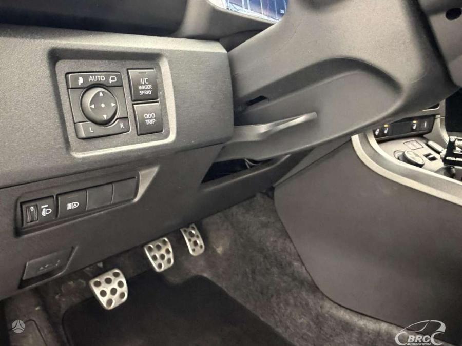 White Toyota Yaris 2024 in Vilnius, with an engine capacity of 1.62 L and mileage of 23 thousand km for 35900 €, photo 26 on AUTOMOTO.COM.LV