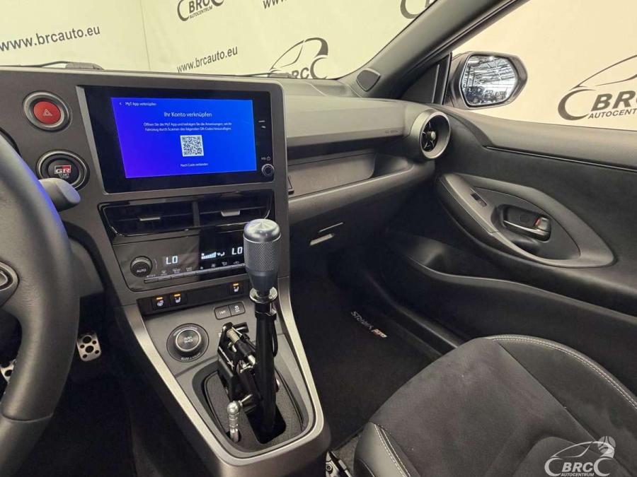 White Toyota Yaris 2024 in Vilnius, with an engine capacity of 1.62 L and mileage of 23 thousand km for 35900 €, photo 27 on AUTOMOTO.COM.LV