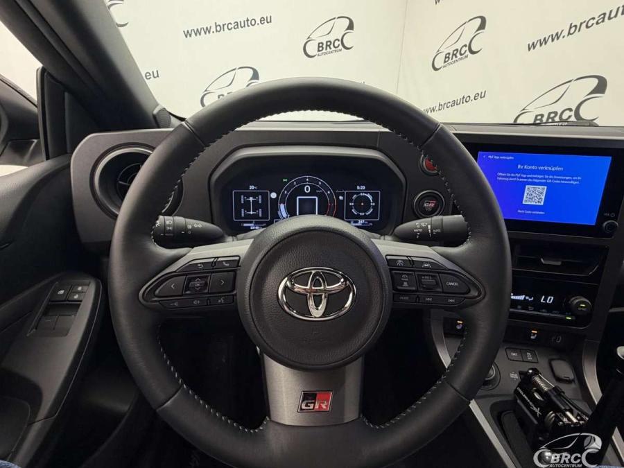 White Toyota Yaris 2024 in Vilnius, with an engine capacity of 1.62 L and mileage of 23 thousand km for 35900 €, photo 28 on AUTOMOTO.COM.LV