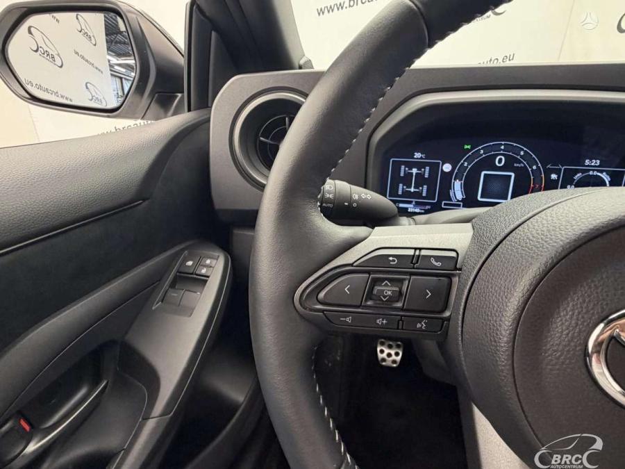 White Toyota Yaris 2024 in Vilnius, with an engine capacity of 1.62 L and mileage of 23 thousand km for 35900 €, photo 30 on AUTOMOTO.COM.LV