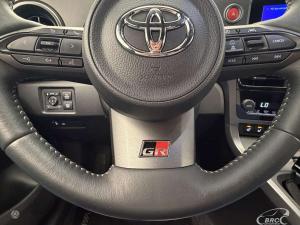 White Toyota Yaris 2024 in Vilnius, with an engine capacity of 1.62 L and mileage of 23 thousand km for 35900 €, photo 32 on AUTOMOTO.COM.LV