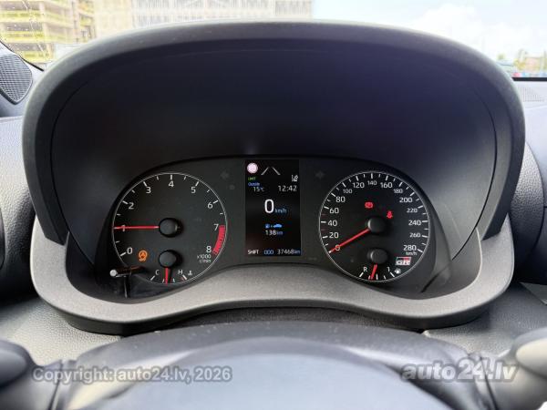 Белый Тойота Ярис 2024 в Таллин, объемом двигателя 1.60 л и пробегом 38 тыс. км за 36000 €, фото 9 на AUTOMOTO.COM.LV