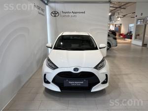White Toyota Yaris 2024 in Ventspils, with an engine capacity of 1.50 L and mileage of 71 thousand km for 17900 €, photo 23 on AUTOMOTO.COM.LV