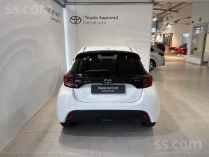 White Toyota Yaris 2024 in Ventspils, with an engine capacity of 1.50 L and mileage of 71 thousand km for 17900 €, photo 24 on AUTOMOTO.COM.LV