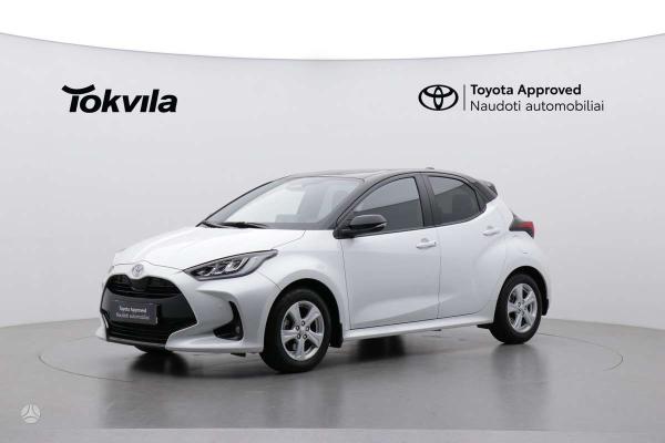 White Toyota Yaris 2025 in Vilnius, with an engine capacity of 1.49 L and mileage of 12 thousand km for 24900 €, photo 1 on AUTOMOTO.COM.LV