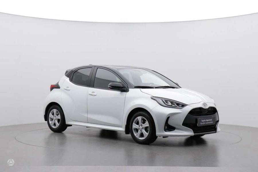 Balts Toyota Yaris 2025 Viļņa, ar dzinēja tilpumu 1.49 L un nobraukumu 12 tūkst. km par 24900 €, foto 19 vietnē AUTOMOTO.COM.LV