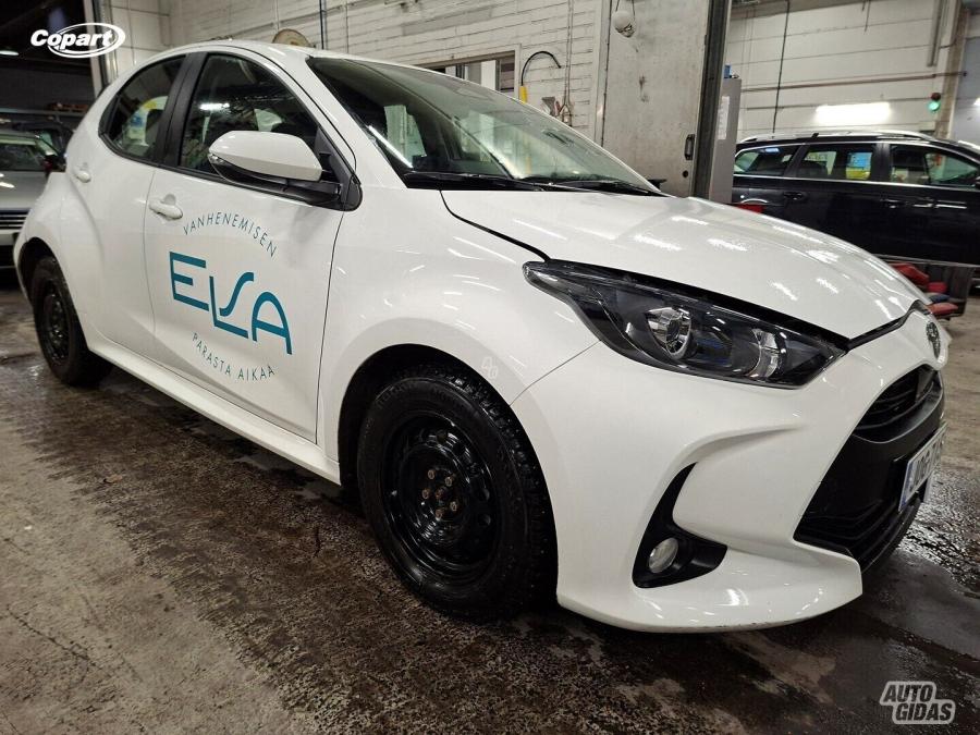 White Toyota Yaris 2025 in Vilnius, with an engine capacity of 1.50 L and mileage of 19 thousand km for 14999 €, photo 1 on AUTOMOTO.COM.LV