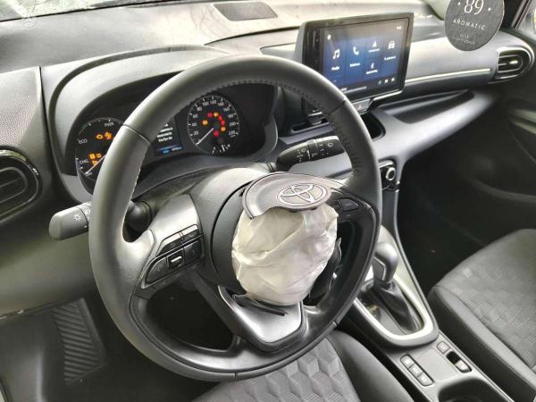 Balts Toyota Yaris 2025 Viļņa, ar dzinēja tilpumu 1.49 L un nobraukumu 5 tūkst. km par 8450 €, foto 4 vietnē AUTOMOTO.COM.LV