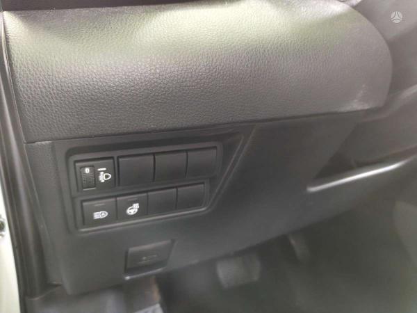 Balts Toyota Yaris 2025 Viļņa, ar dzinēja tilpumu 1.49 L un nobraukumu 5 tūkst. km par 8450 €, foto 6 vietnē AUTOMOTO.COM.LV