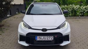 Balts Toyota Yaris 2025 Viļņa, ar dzinēja tilpumu 1.62 L un nobraukumu 7 tūkst. km par 42000 €, foto 3 vietnē AUTOMOTO.COM.LV
