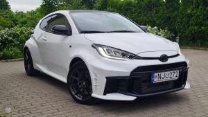 Balts Toyota Yaris 2025 Viļņa, ar dzinēja tilpumu 1.62 L un nobraukumu 7 tūkst. km par 42000 €, foto 4 vietnē AUTOMOTO.COM.LV