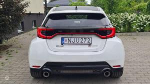 Balts Toyota Yaris 2025 Viļņa, ar dzinēja tilpumu 1.62 L un nobraukumu 7 tūkst. km par 42000 €, foto 8 vietnē AUTOMOTO.COM.LV