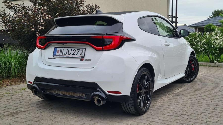 Balts Toyota Yaris 2025 Viļņa, ar dzinēja tilpumu 1.62 L un nobraukumu 7 tūkst. km par 42000 €, foto 9 vietnē AUTOMOTO.COM.LV