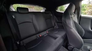 Balts Toyota Yaris 2025 Viļņa, ar dzinēja tilpumu 1.62 L un nobraukumu 7 tūkst. km par 42000 €, foto 16 vietnē AUTOMOTO.COM.LV