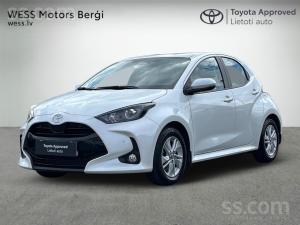 Balts Toyota Yaris 2025 Rīga, ar dzinēja tilpumu 1.50 L un nobraukumu 8 tūkst. km par 21490 €, foto  vietnē AUTOMOTO.COM.LV