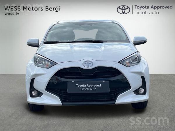White Toyota Yaris 2025 in Riga, with an engine capacity of 1.50 L and mileage of 8 thousand km for 21490 €, photo 5 on AUTOMOTO.COM.LV