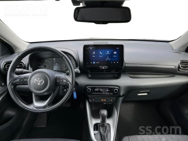 White Toyota Yaris 2025 in Riga, with an engine capacity of 1.50 L and mileage of 8 thousand km for 21490 €, photo 8 on AUTOMOTO.COM.LV