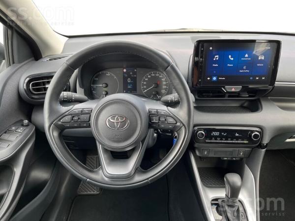 White Toyota Yaris 2025 in Riga, with an engine capacity of 1.50 L and mileage of 8 thousand km for 21490 €, photo 9 on AUTOMOTO.COM.LV