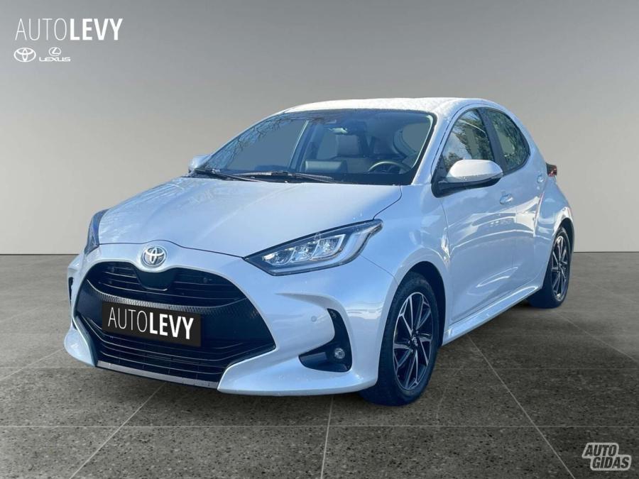Balts Toyota Yaris 2022 Kauņa, ar dzinēja tilpumu 1.50 L un nobraukumu 28 tūkst. km par 21581 €, foto 2 vietnē AUTOMOTO.COM.LV