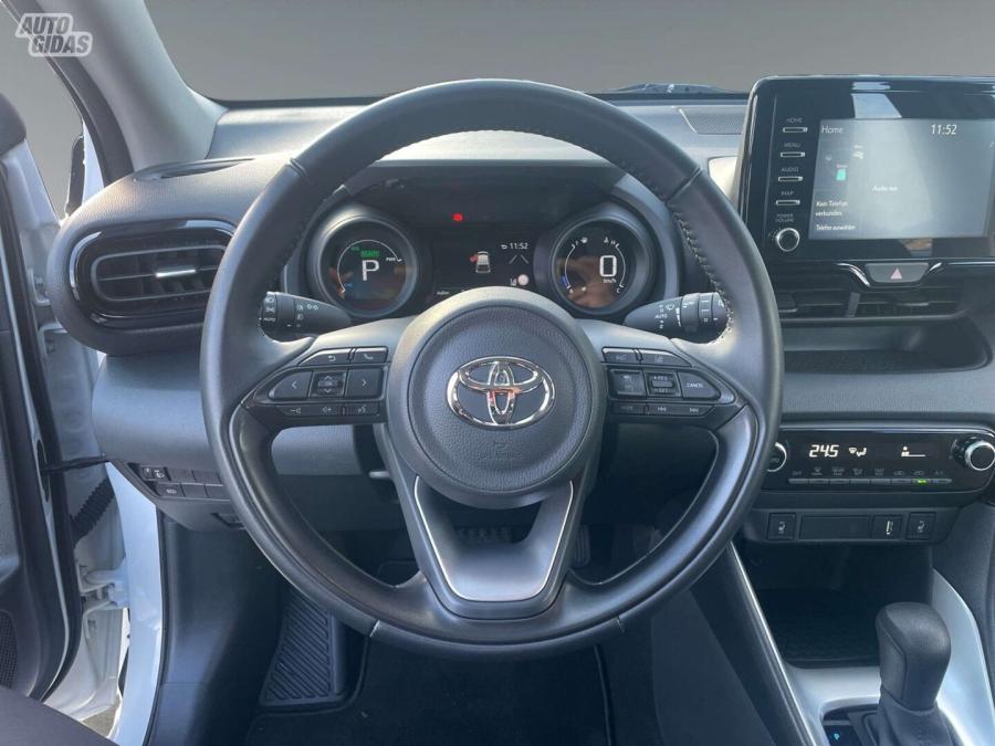 Balts Toyota Yaris 2022 Kauņa, ar dzinēja tilpumu 1.50 L un nobraukumu 28 tūkst. km par 21581 €, foto 13 vietnē AUTOMOTO.COM.LV