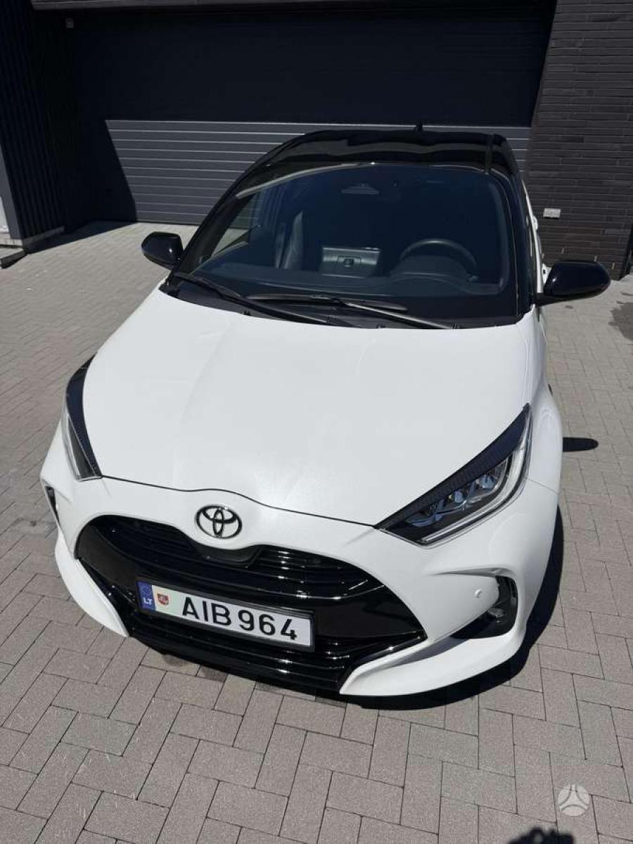 Balts Toyota Yaris 2024 Klaipėda, ar dzinēja tilpumu 1.50 L un nobraukumu 22 tūkst. km par 21200 €, foto 8 vietnē AUTOMOTO.COM.LV