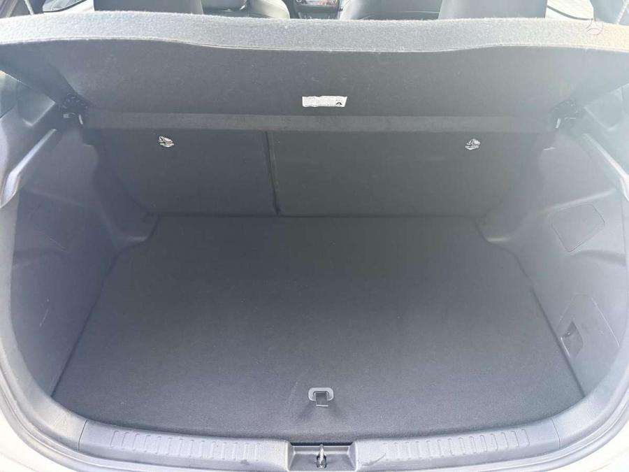 Balts Toyota Yaris 2024 Klaipėda, ar dzinēja tilpumu 1.50 L un nobraukumu 22 tūkst. km par 21200 €, foto 9 vietnē AUTOMOTO.COM.LV