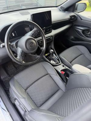 Balts Toyota Yaris 2024 Klaipėda, ar dzinēja tilpumu 1.50 L un nobraukumu 22 tūkst. km par 21200 €, foto 12 vietnē AUTOMOTO.COM.LV