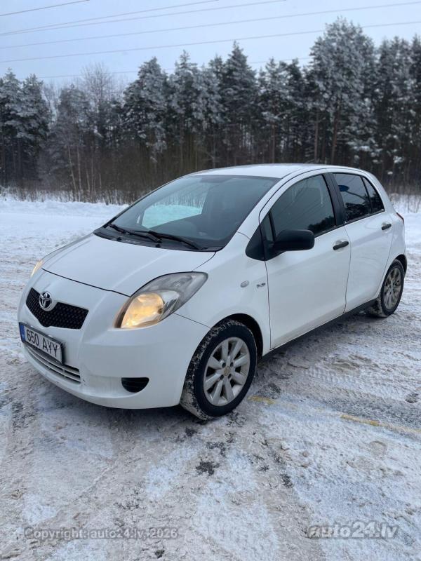 Balts Toyota Yaris 2007 Tallina, ar dzinēja tilpumu 1.40 L un nobraukumu 332 tūkst. km par 1600 €, foto 1 vietnē AUTOMOTO.COM.LV